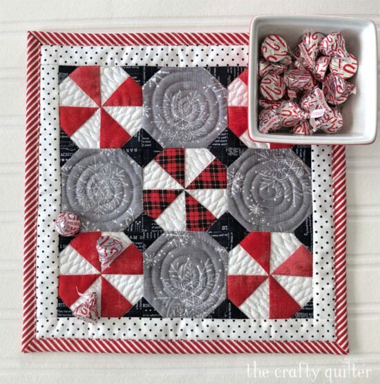 Peppermint Snowball Candy Mat and free pattern - The Crafty Quilter