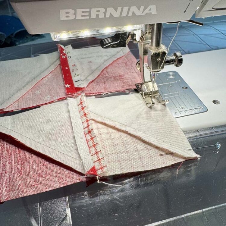 Easy tips to make perfect sawtooth borders - The Crafty Quilter